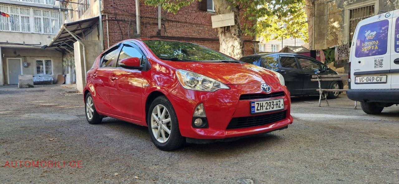 TOYOTA Prius C 2012 - ჰიბრიდი